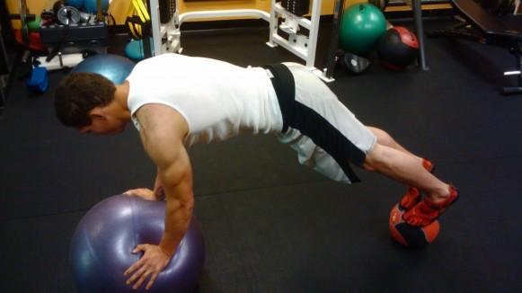 Progressing!!! Center of gravity training with MMA fighter Mike Gentil ...